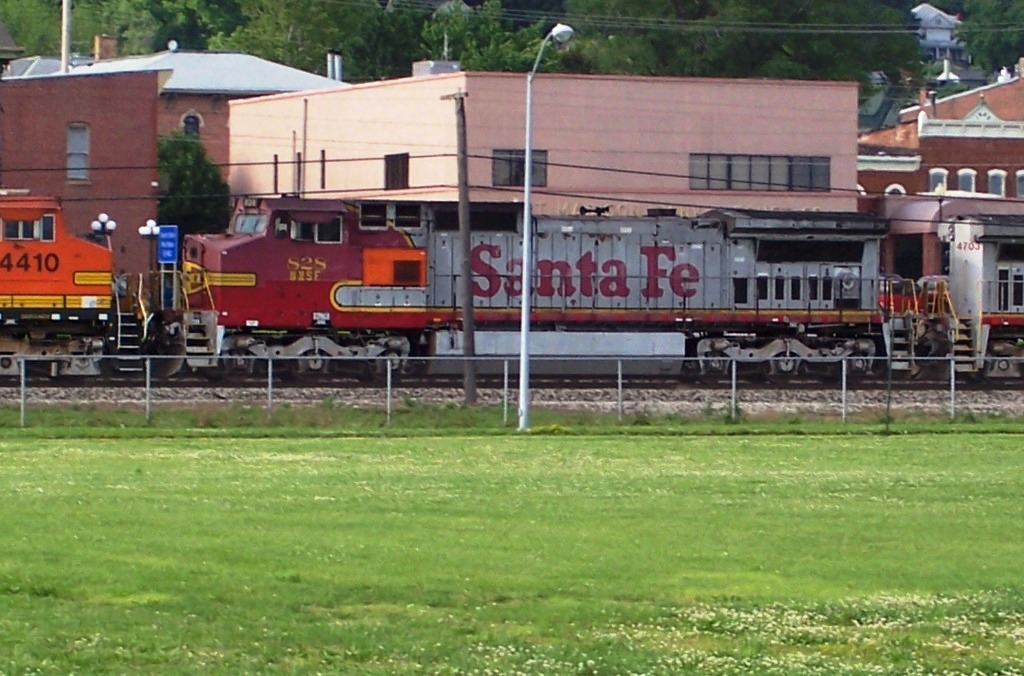 BNSF 828
